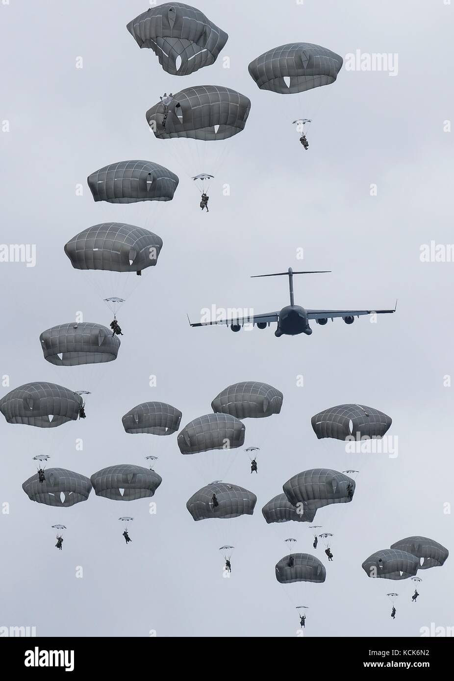 Canadian paratroopers hi-res stock photography and images - Alamy