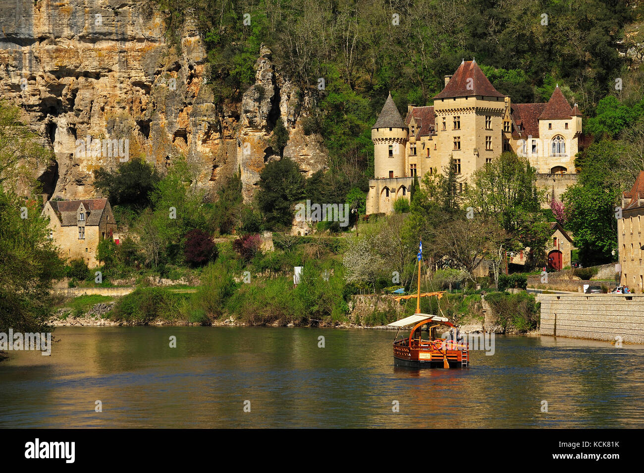 Dordogne River at La Roque Gageac, Dordogne Département, Aquitaine ...