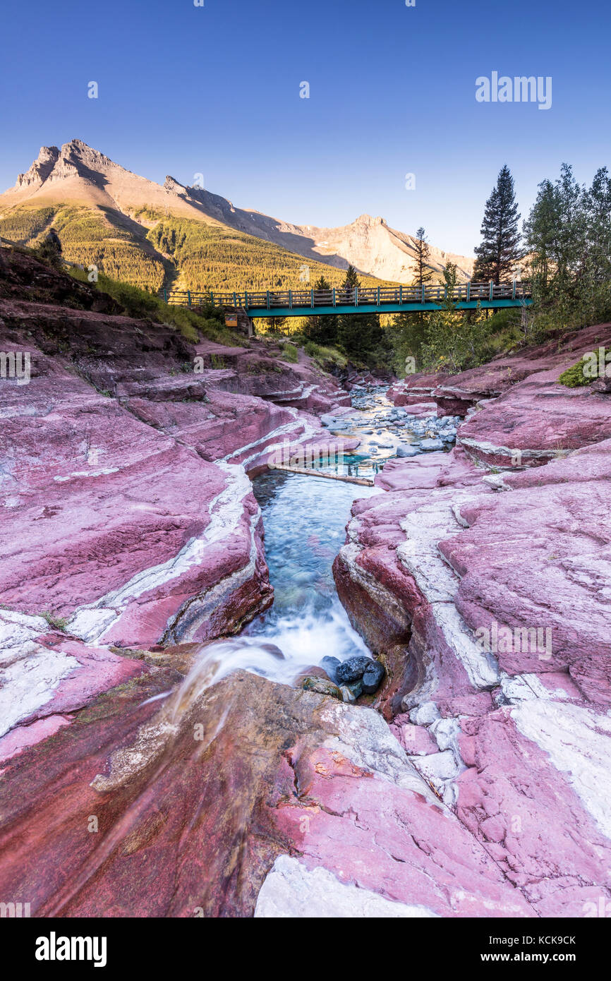 Scenic bridges lakes hi-res stock photography and images - Alamy