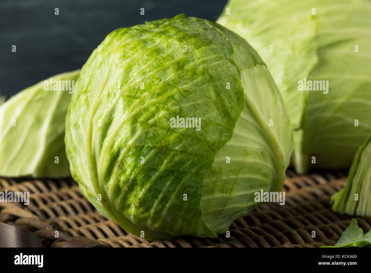 Cabbages hi-res stock photography and images - Alamy