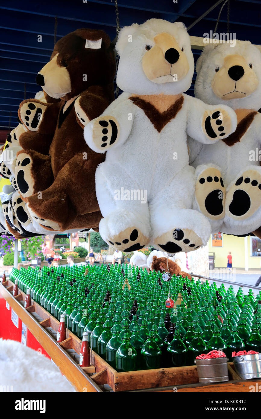 Game stall hi-res stock photography and images - Alamy