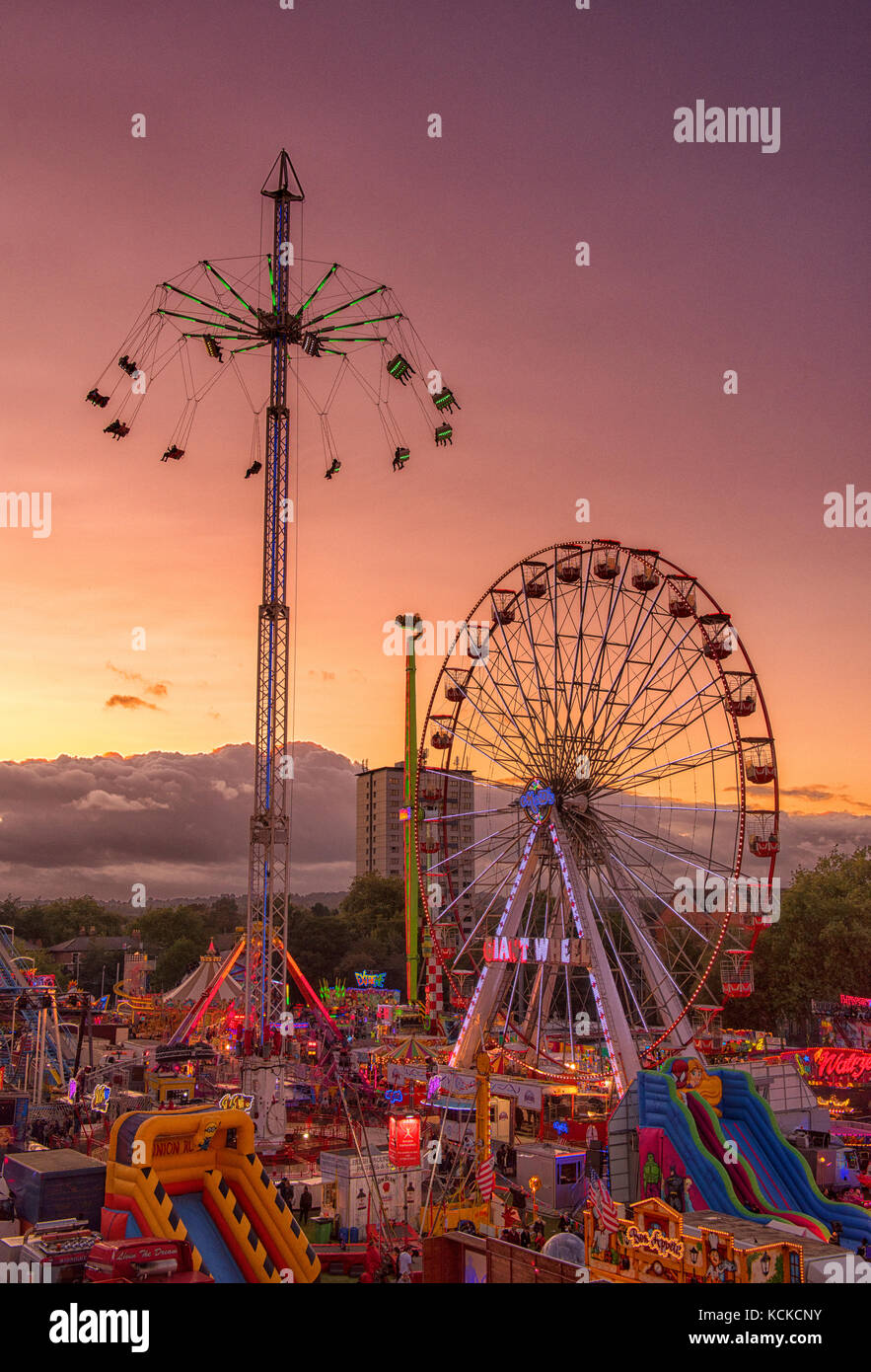Fair fairground funfair sunset hi-res stock photography and images - Alamy