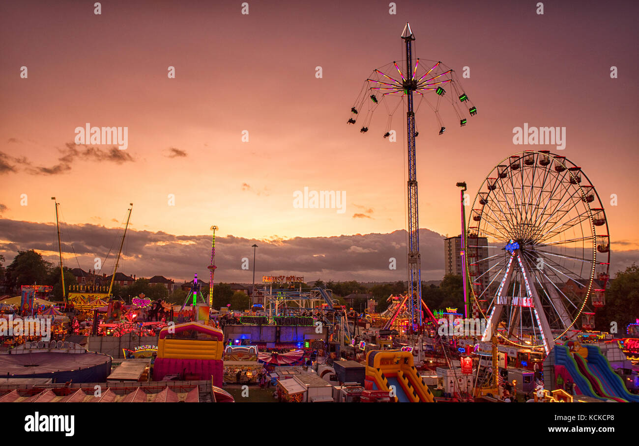 Fair fairground funfair sunset hi-res stock photography and images - Alamy