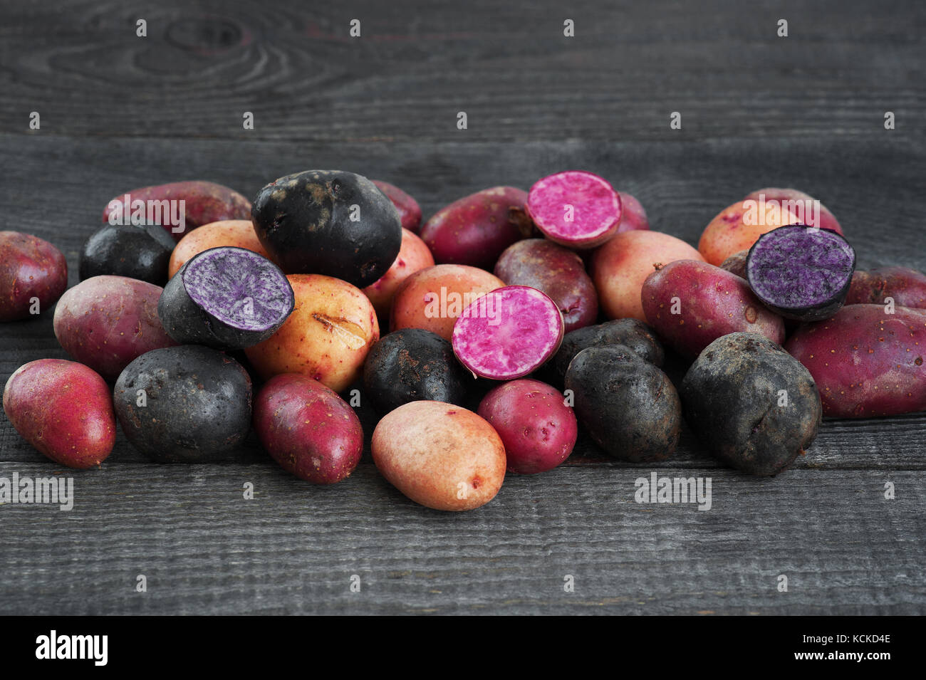 Raw potato table hi-res stock photography and images - Alamy