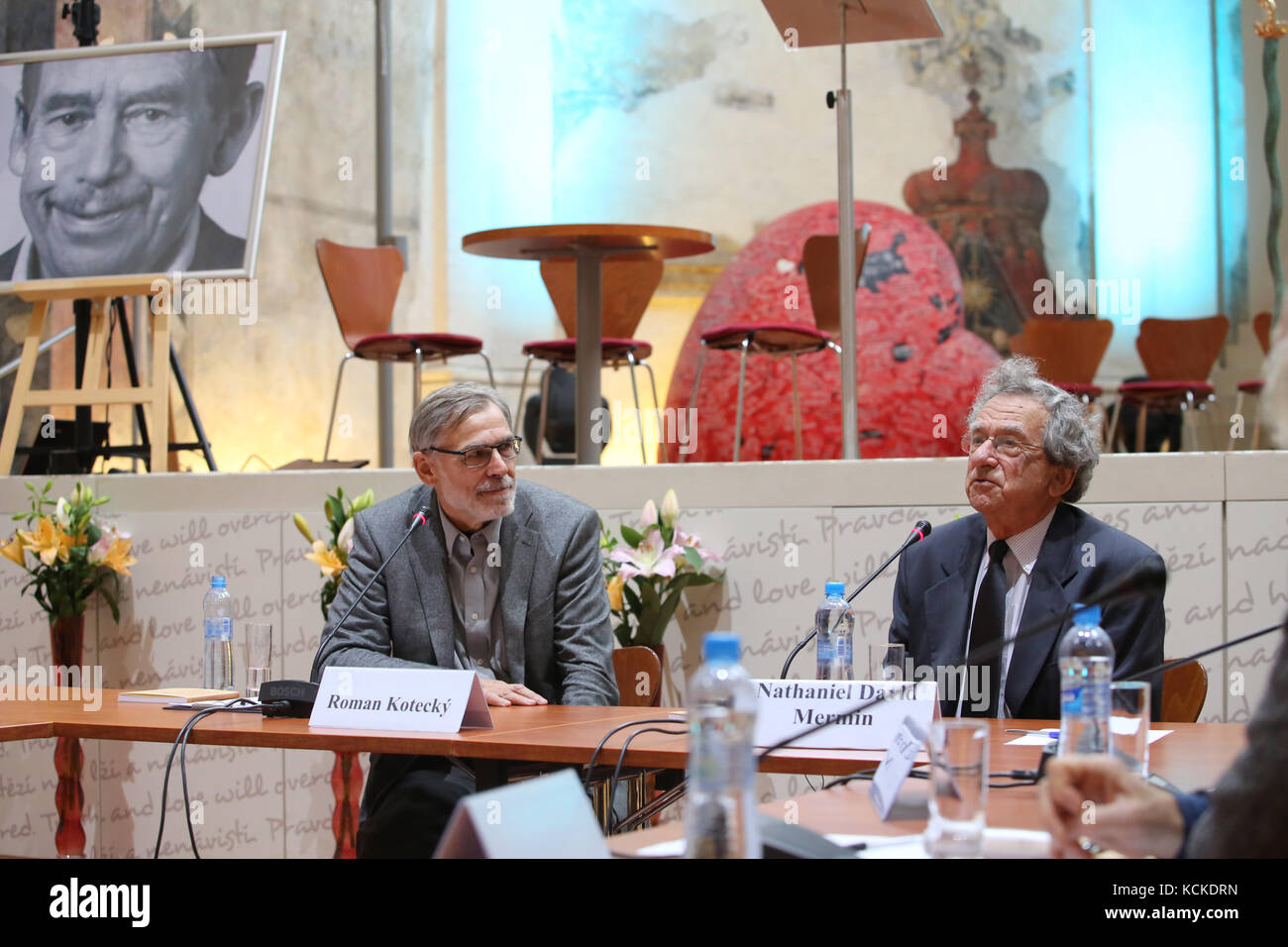 Nathaniel DavidÂ Mermin, Roman Kotecky Stock Photo - Alamy