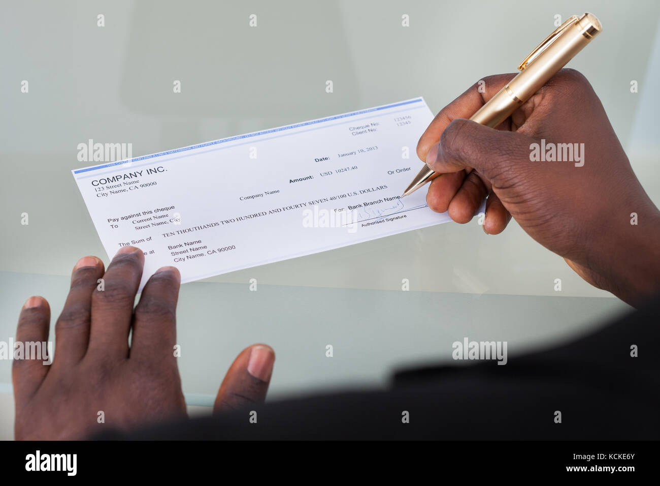 Presentation cheque hi-res stock photography and images - Alamy