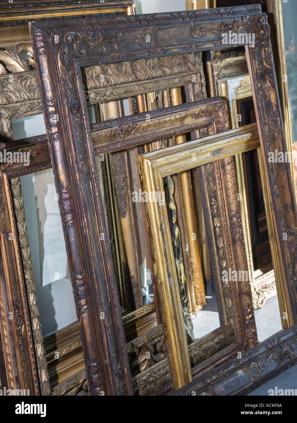 Stack wooden picture frames hi-res stock photography and images - Alamy