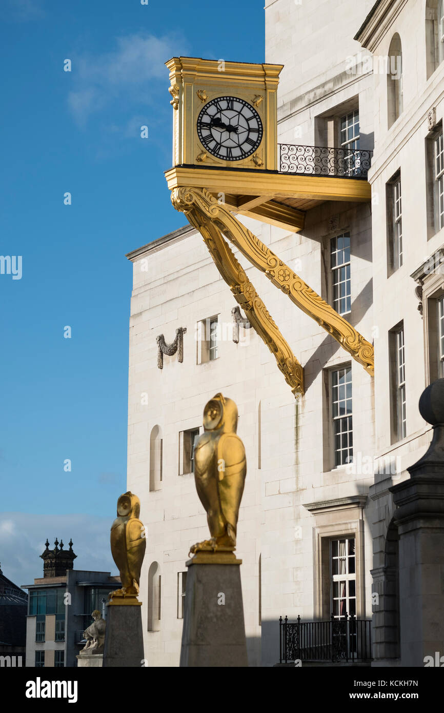 Leeds Civic Hall Golden Clock High Resolution Stock Photography and ...