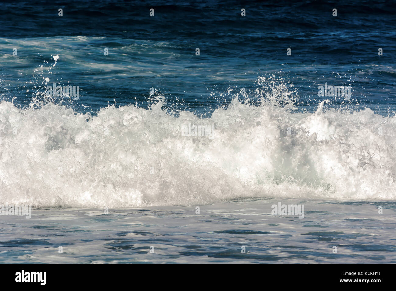 Harmonious waves hi-res stock photography and images - Alamy