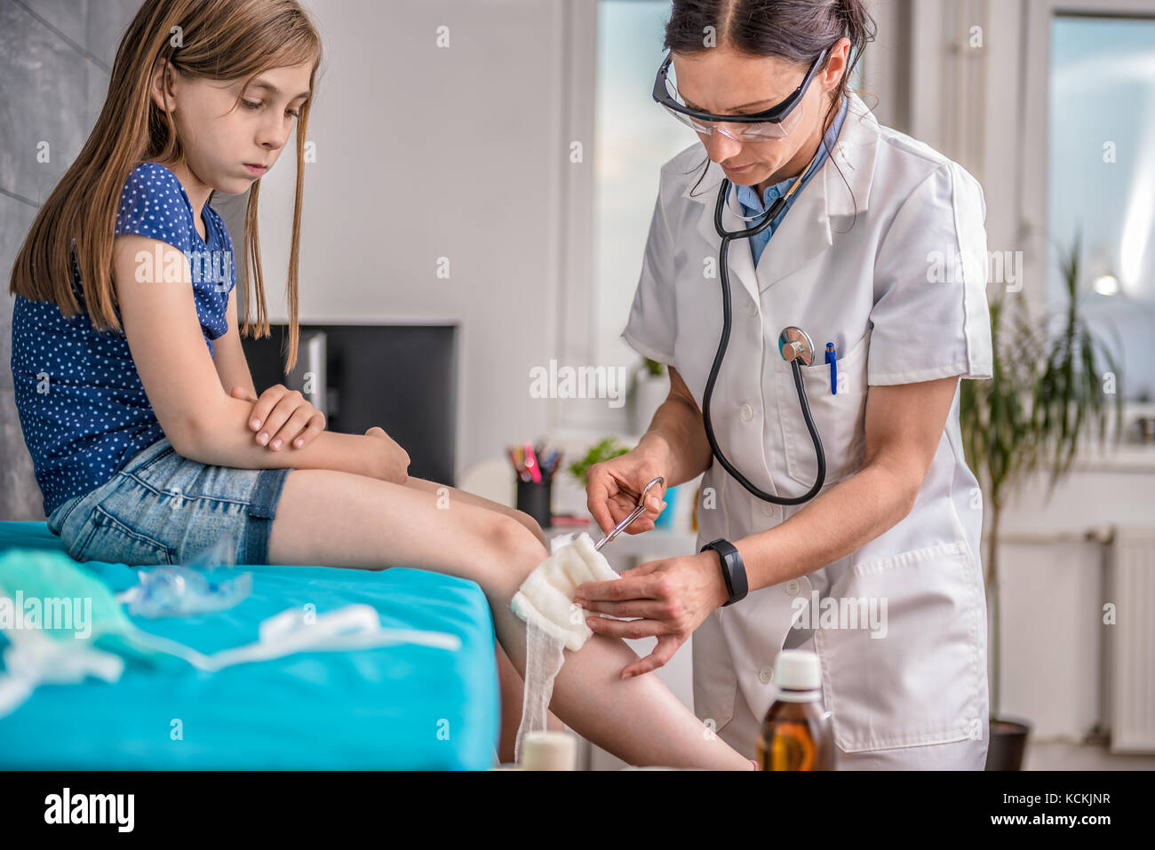 First aid procedure hi-res stock photography and images - Alamy