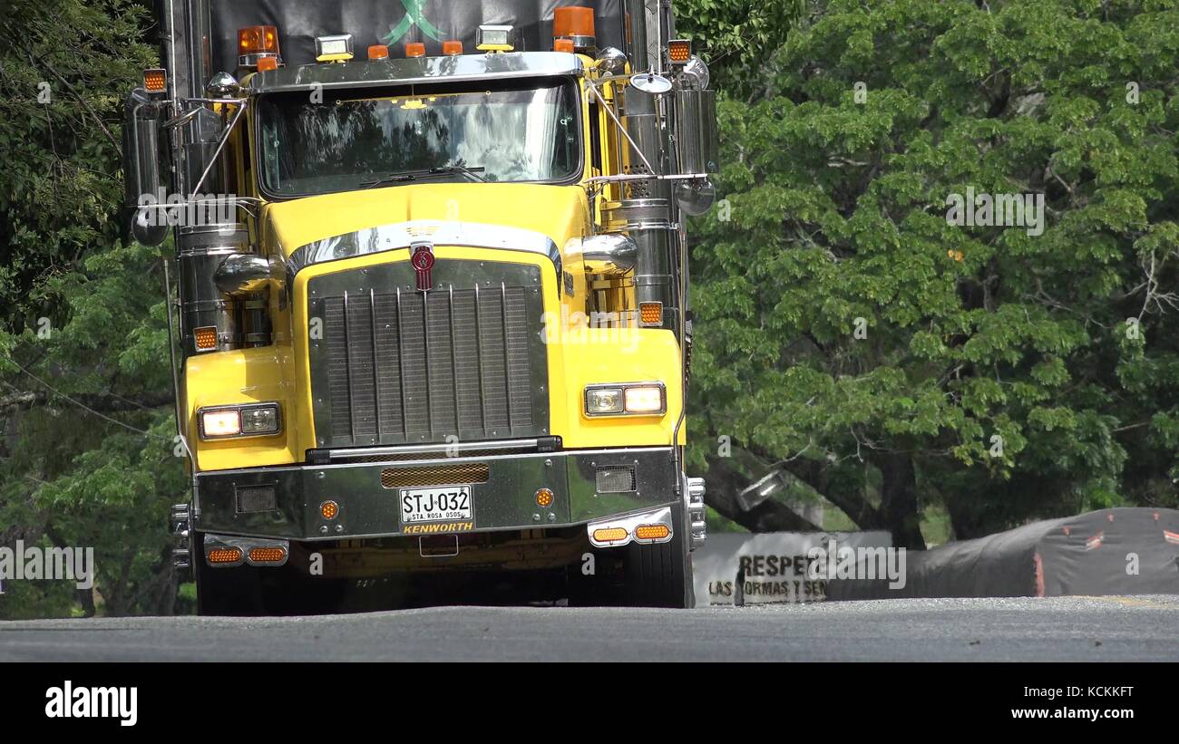 Yellow Tractor Trailer Stock Photo - Alamy