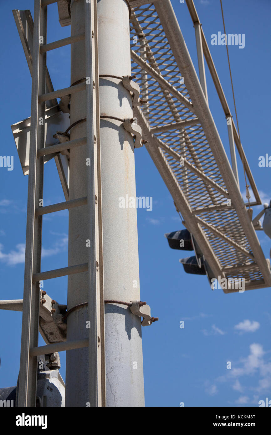Close up of a railroad crossing light and barrier Stock Photo - Alamy