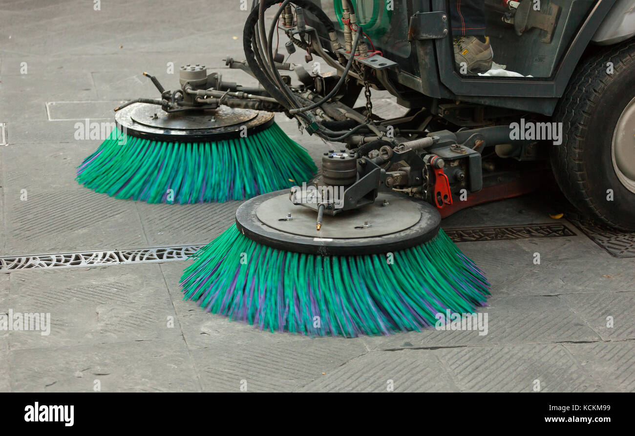 A street sweeper machine cleaning the streets Stock Photo - Alamy