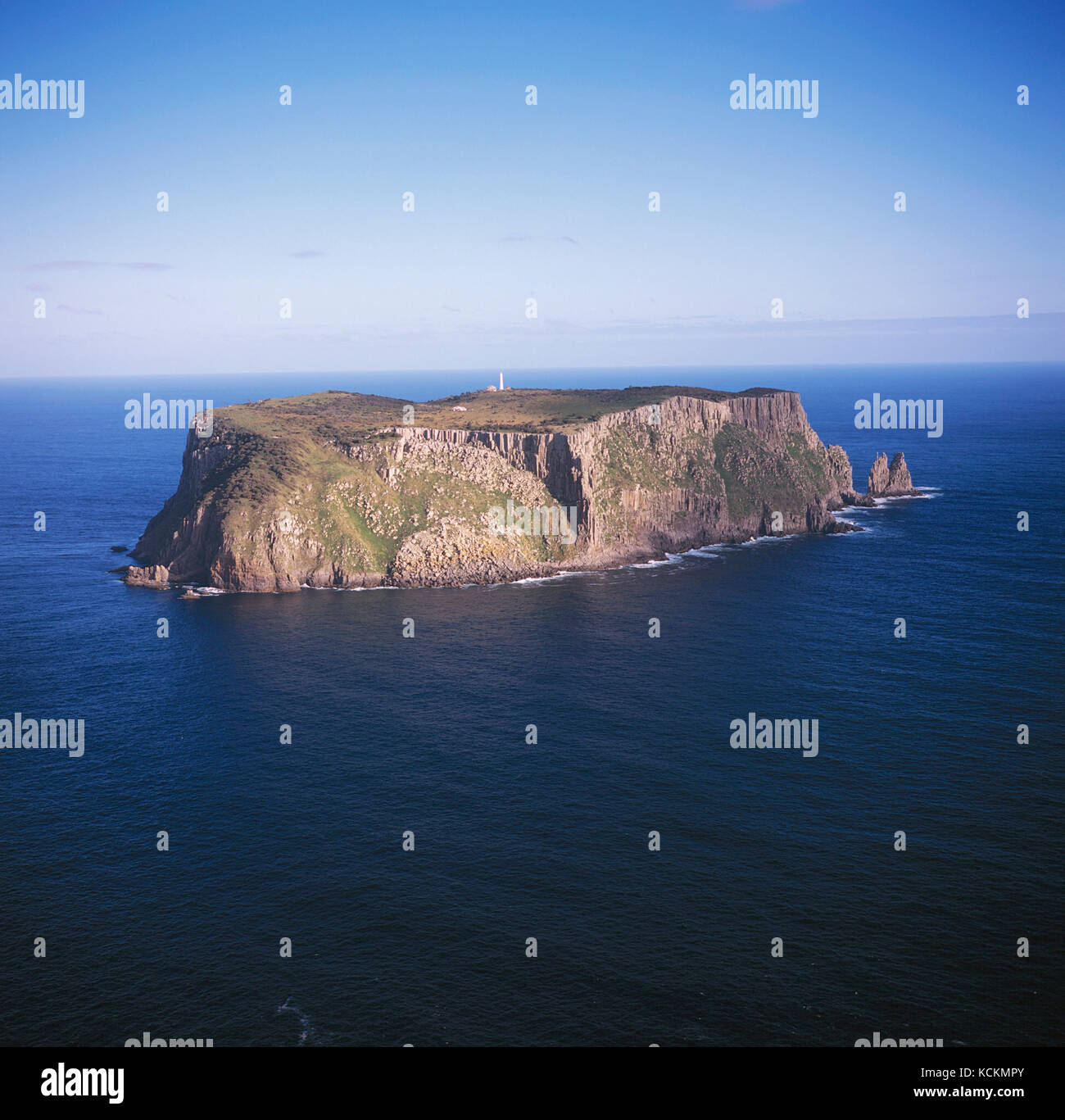 Tasman Lighthouse, Tasman Island, Tasmania, Australia Stock Photo - Alamy