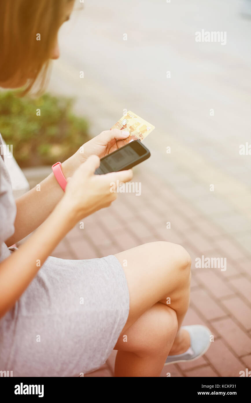 Ecommerce using hi-res stock photography and images - Alamy