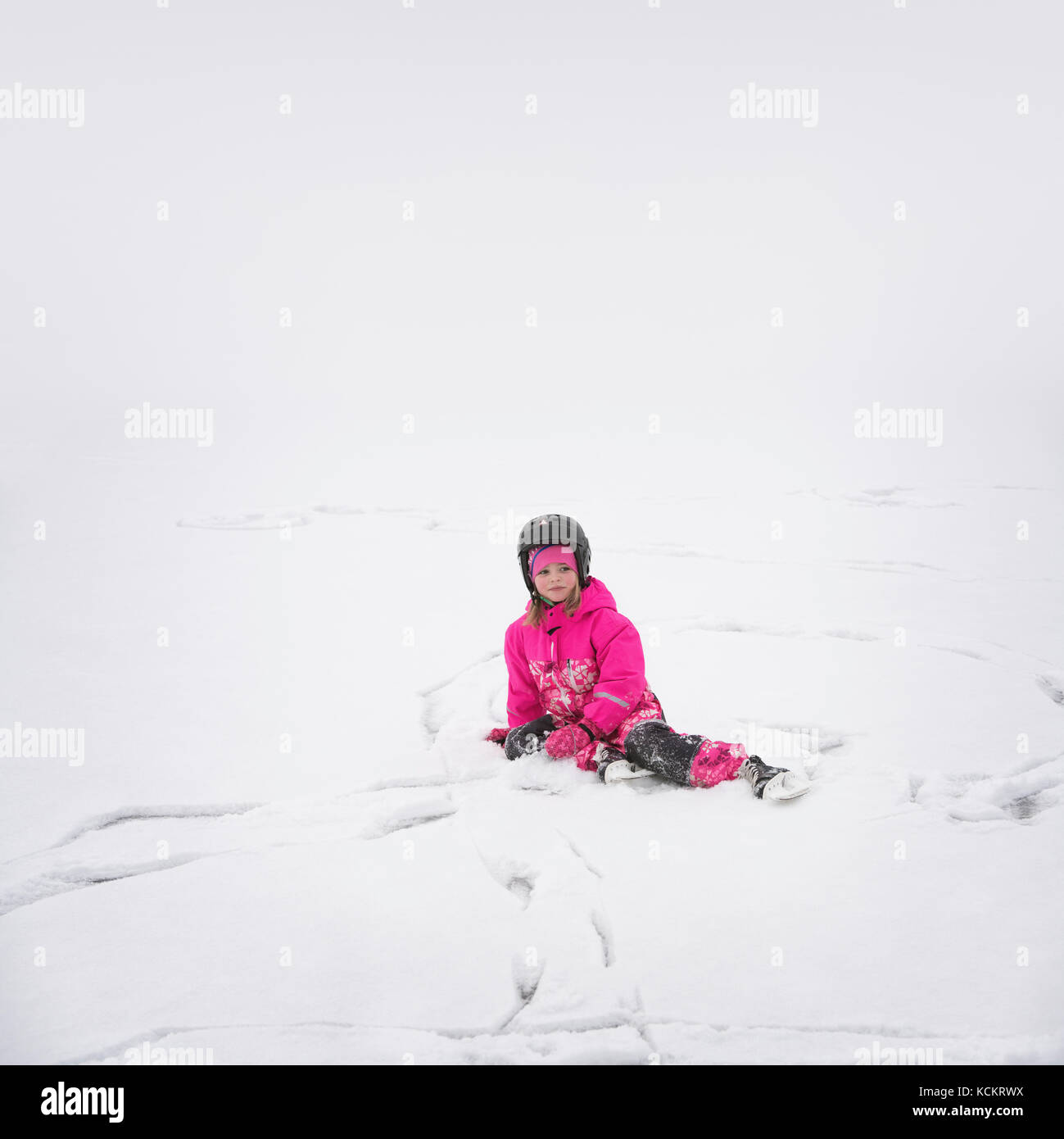 Girl ice skating hi-res stock photography and images - Alamy