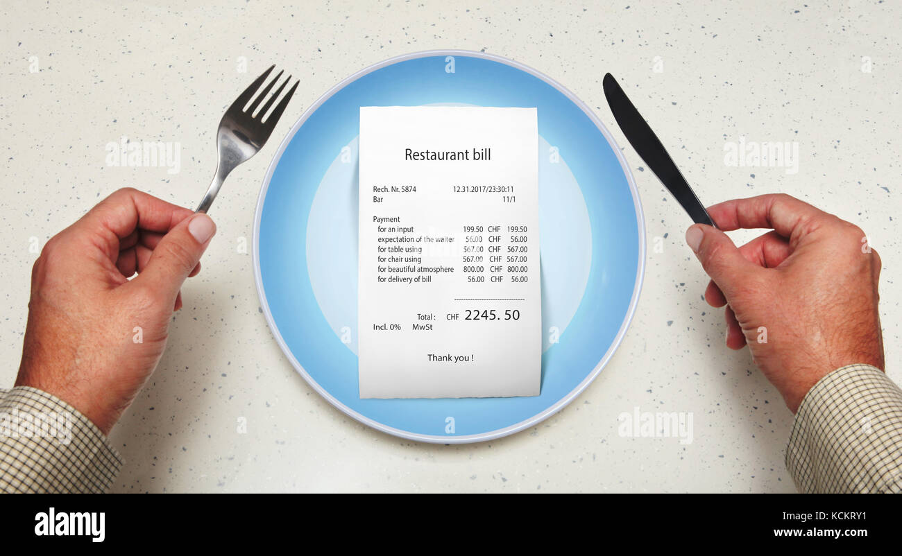 The bill on empty plate for visitor at restaurant Stock Photo - Alamy