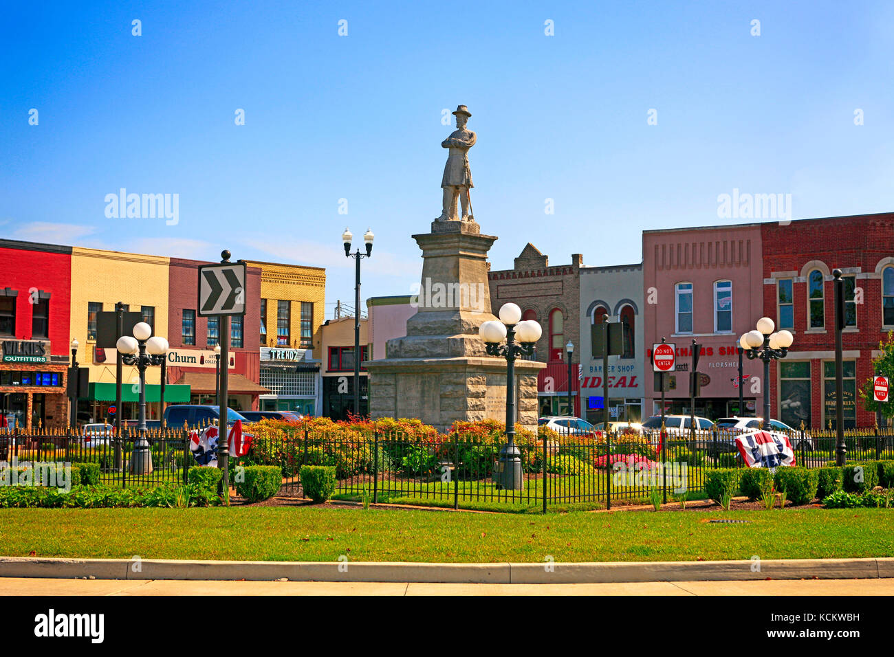 Confederate memorial statue of General Robert Hatton in the center of ...