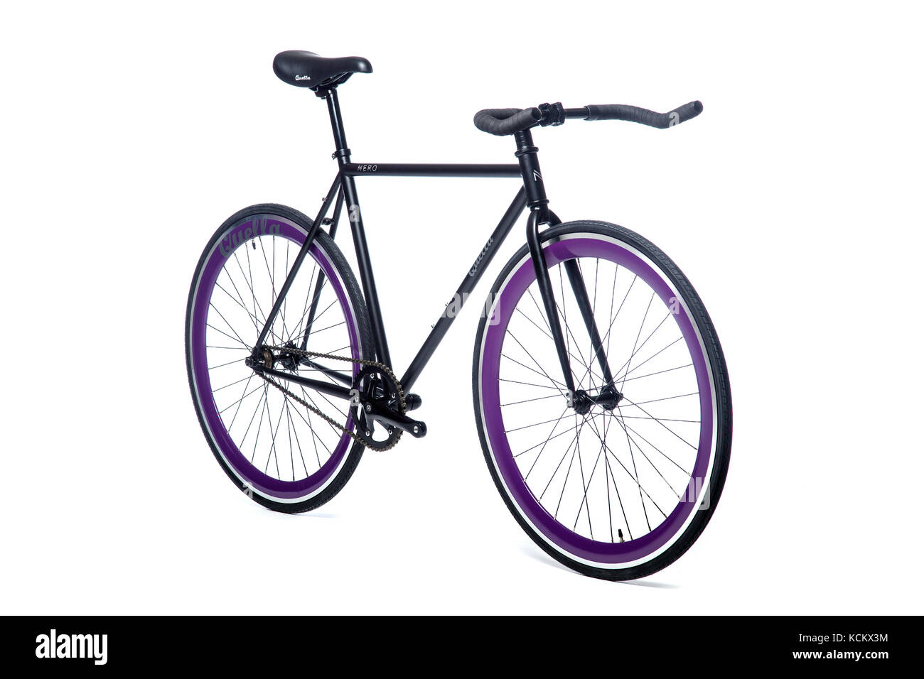Purple bicycle cut out hi-res stock photography and images - Alamy