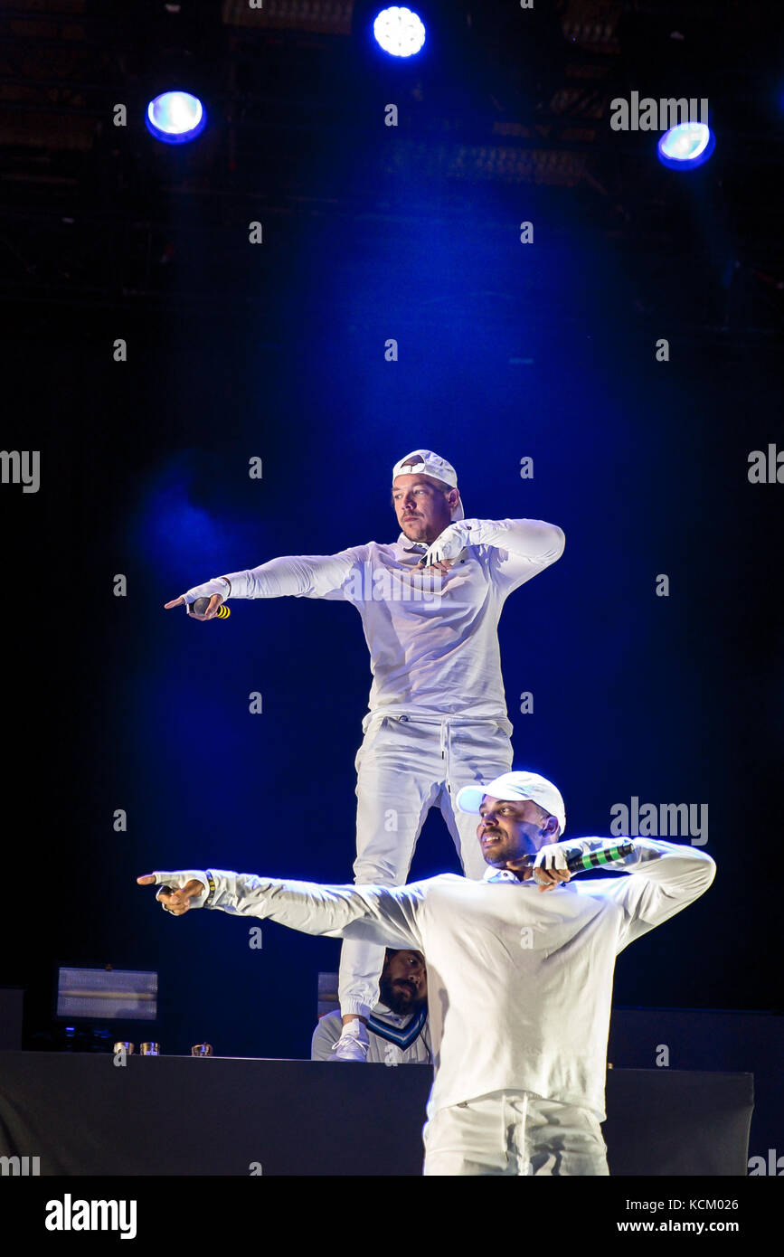 Dj walshy fire major lazer hi-res stock photography and images - Alamy