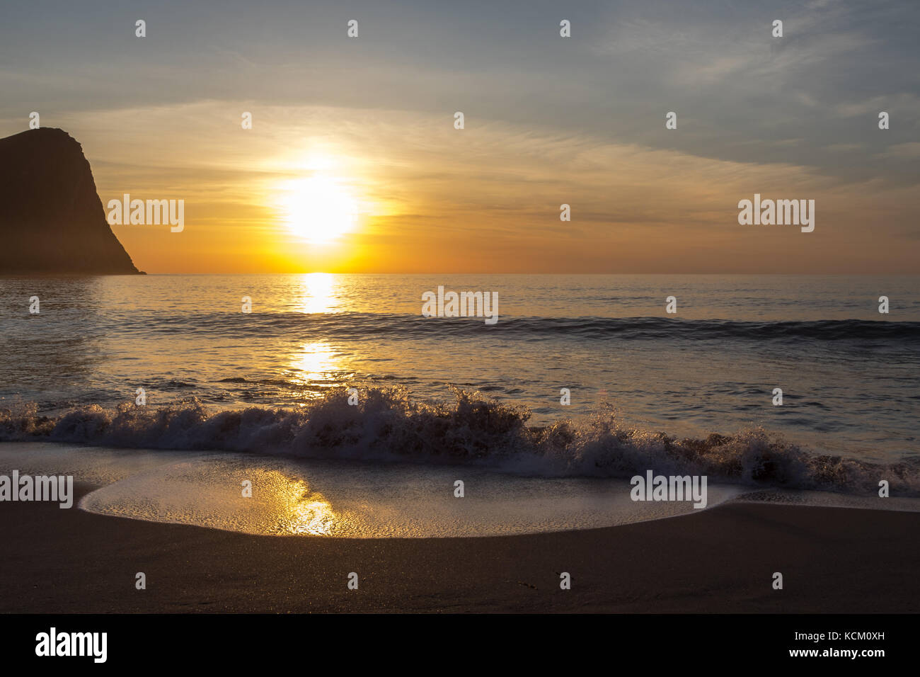 Sunset at Unstad Beach, the surfers paradise in Lofoten Islands, Norway ...