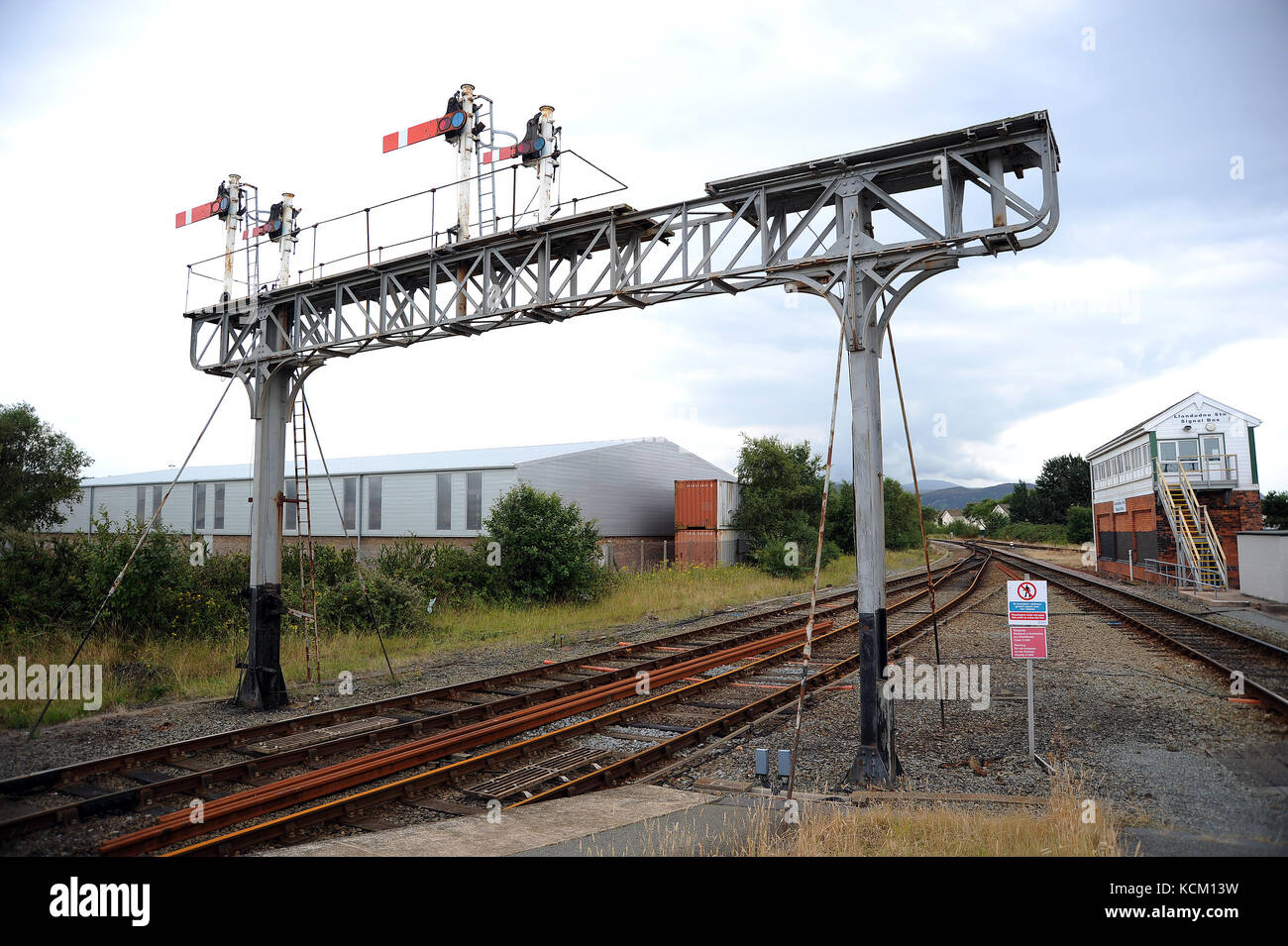 Semaphore signal gantry hi-res stock photography and images - Alamy