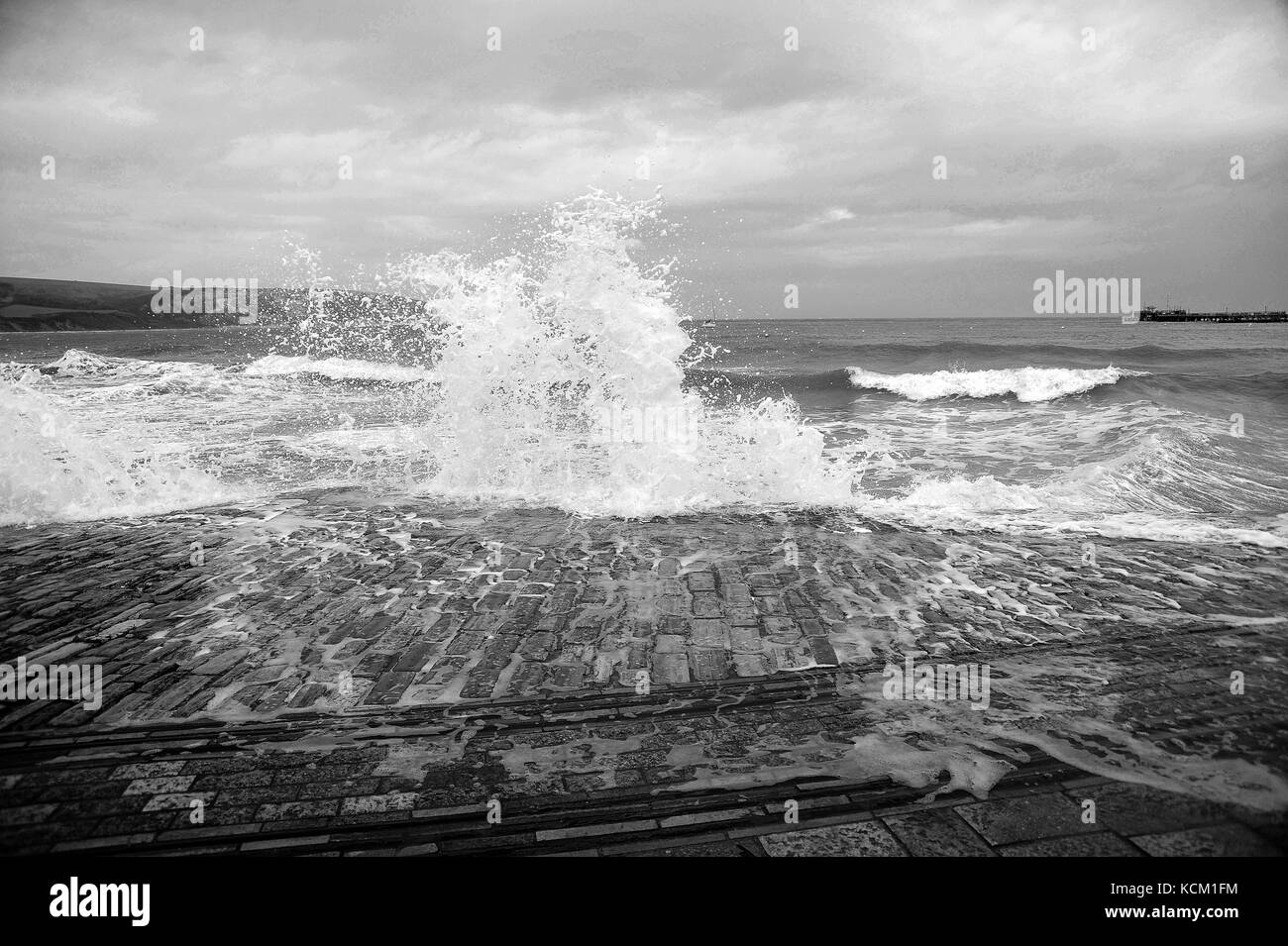 Breaking Waves at Swanage sea-front Stock Photo - Alamy