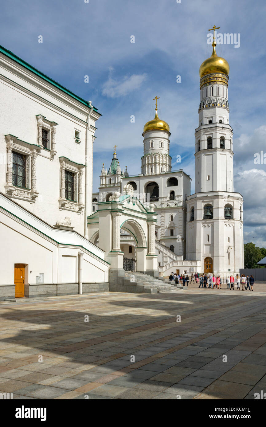 Onion domes of Kremlin Cathedrals in Moscow,Russia Stock Photo - Alamy Onion domes of Kremlin Cathedrals in Moscow,Russia Stock Photo - Alamy