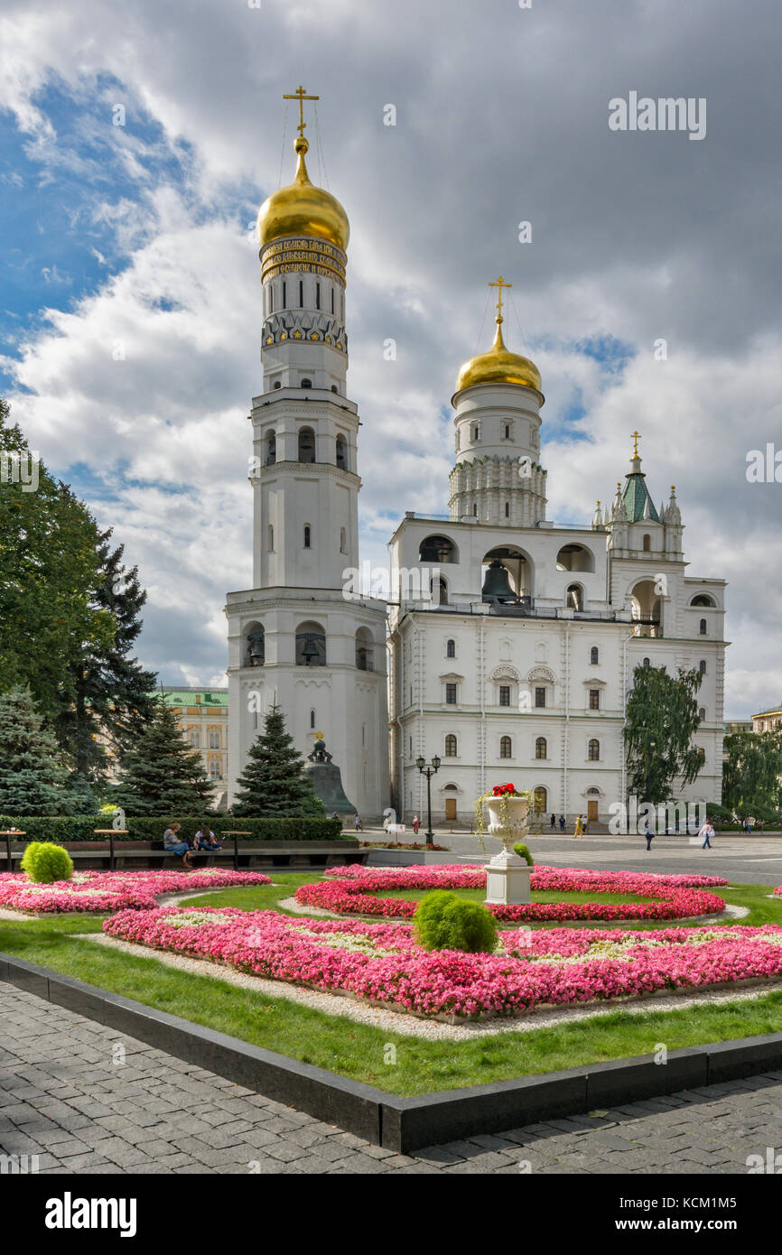 Onion domes of Kremlin Cathedrals in Moscow,Russia Stock Photo - Alamy Onion domes of Kremlin Cathedrals in Moscow,Russia Stock Photo - Alamy