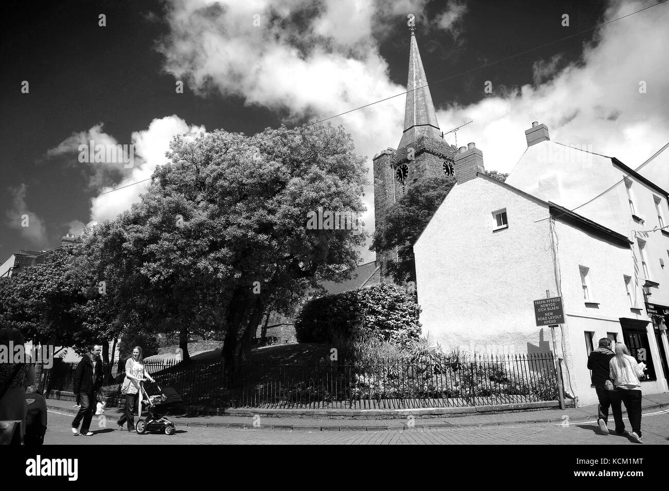 Street scene in Tenby Stock Photo - Alamy
