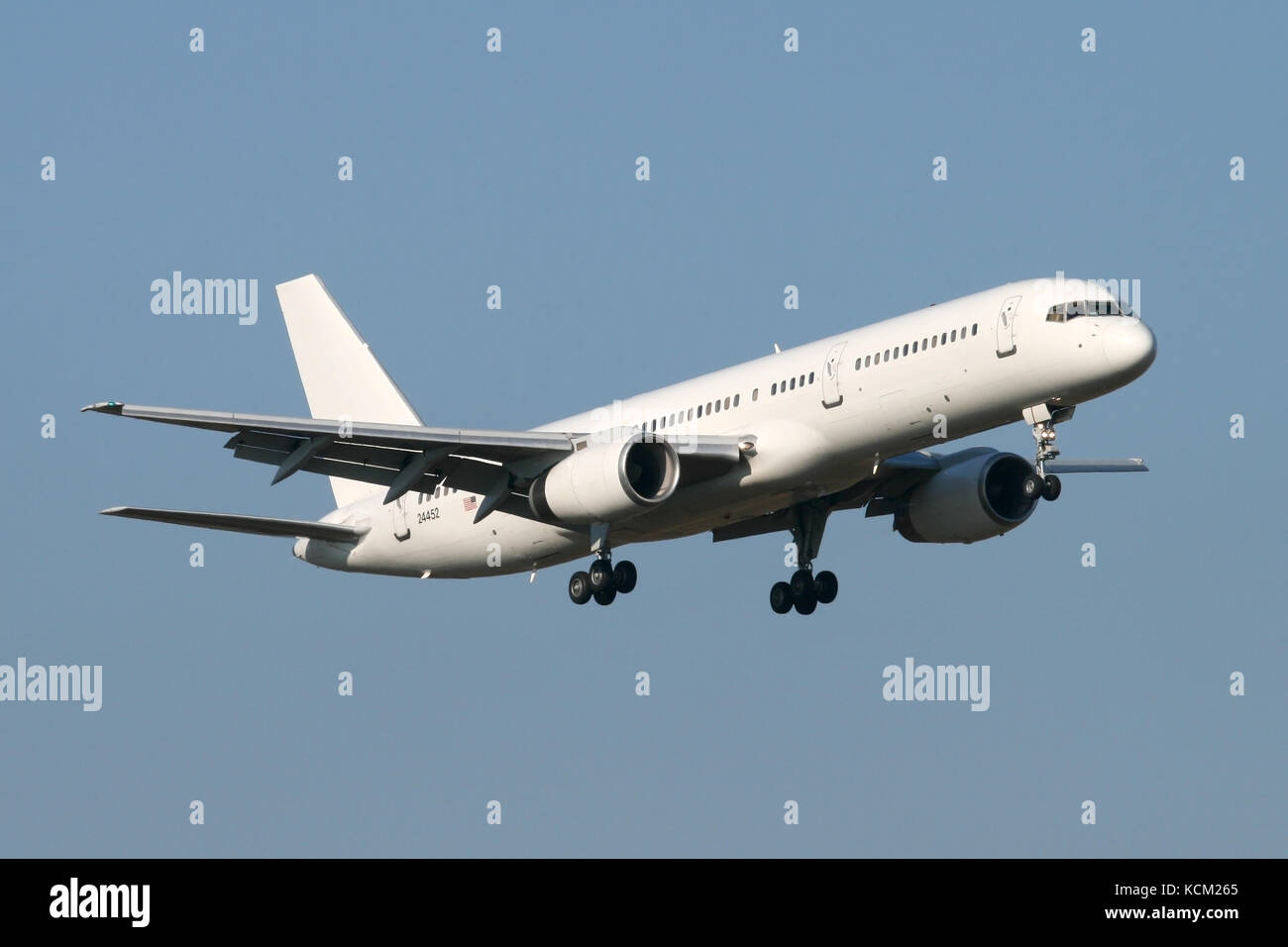Boeing 757 cockpit hi-res stock photography and images - Alamy
