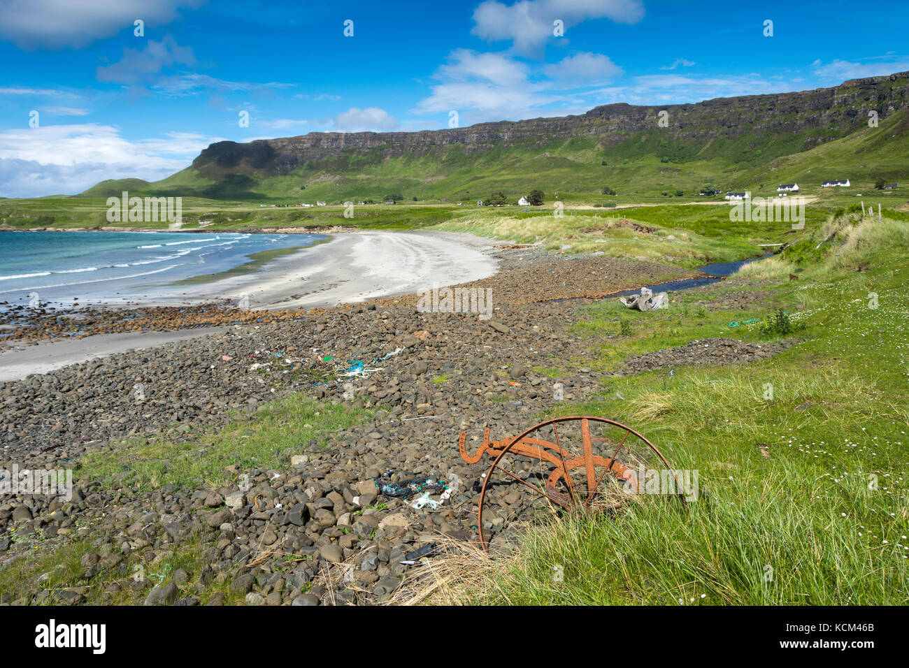 The cliifs on the western edge of the Beinn Bhuidhe plateau, from the ...