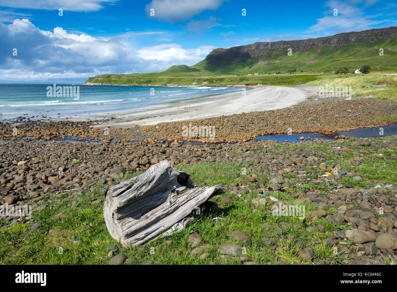 The cliifs on the western edge of the Beinn Bhuidhe plateau, from the ...