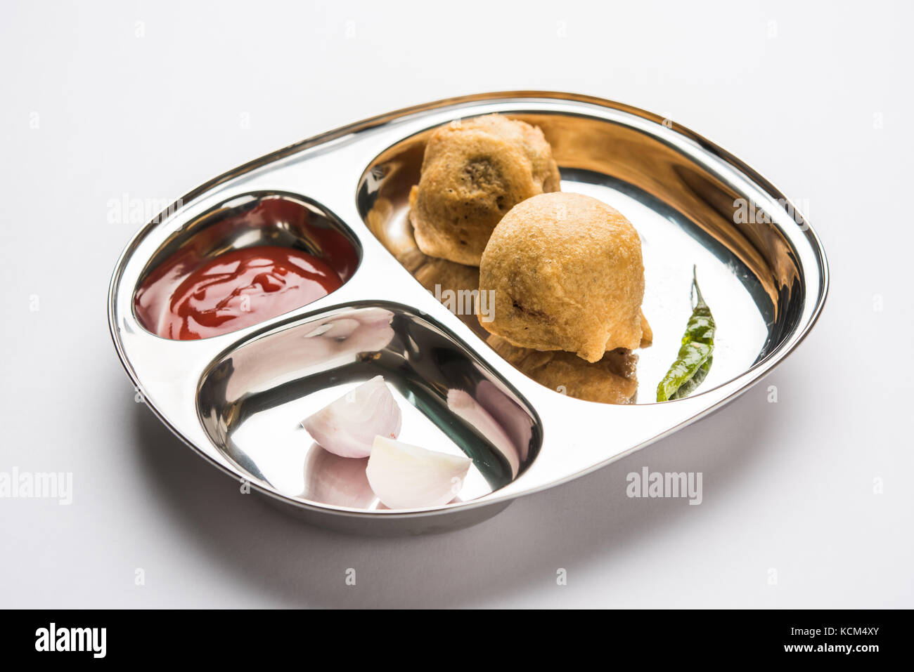Aloo Bonda, Batata Vada or Alubonda - Indian deep fried junk but tasty ...