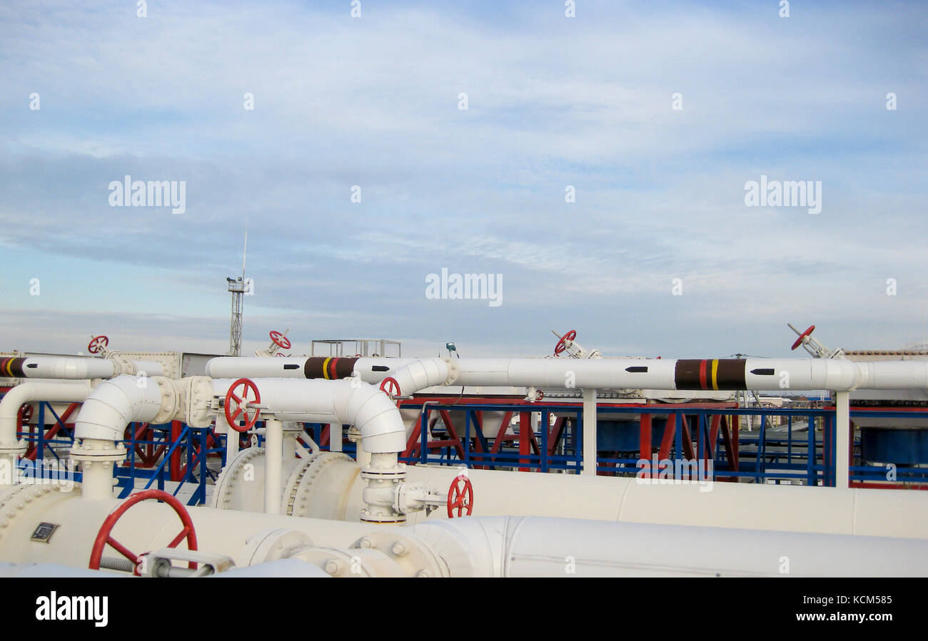 Steel service platform and stairs. Equipment refinery Stock Photo - Alamy