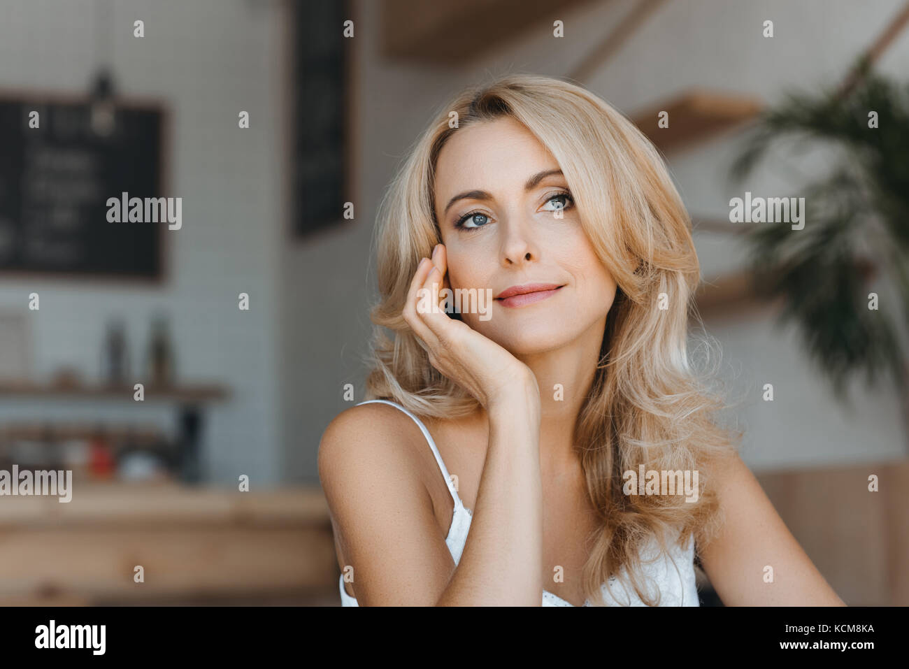 beautiful middle aged woman Stock Photo - Alamy