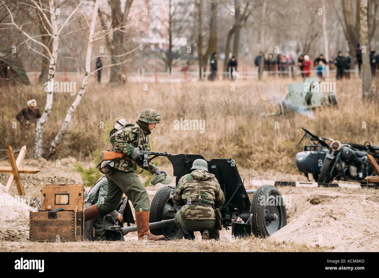 Artillery shells ww2 hi-res stock photography and images - Alamy