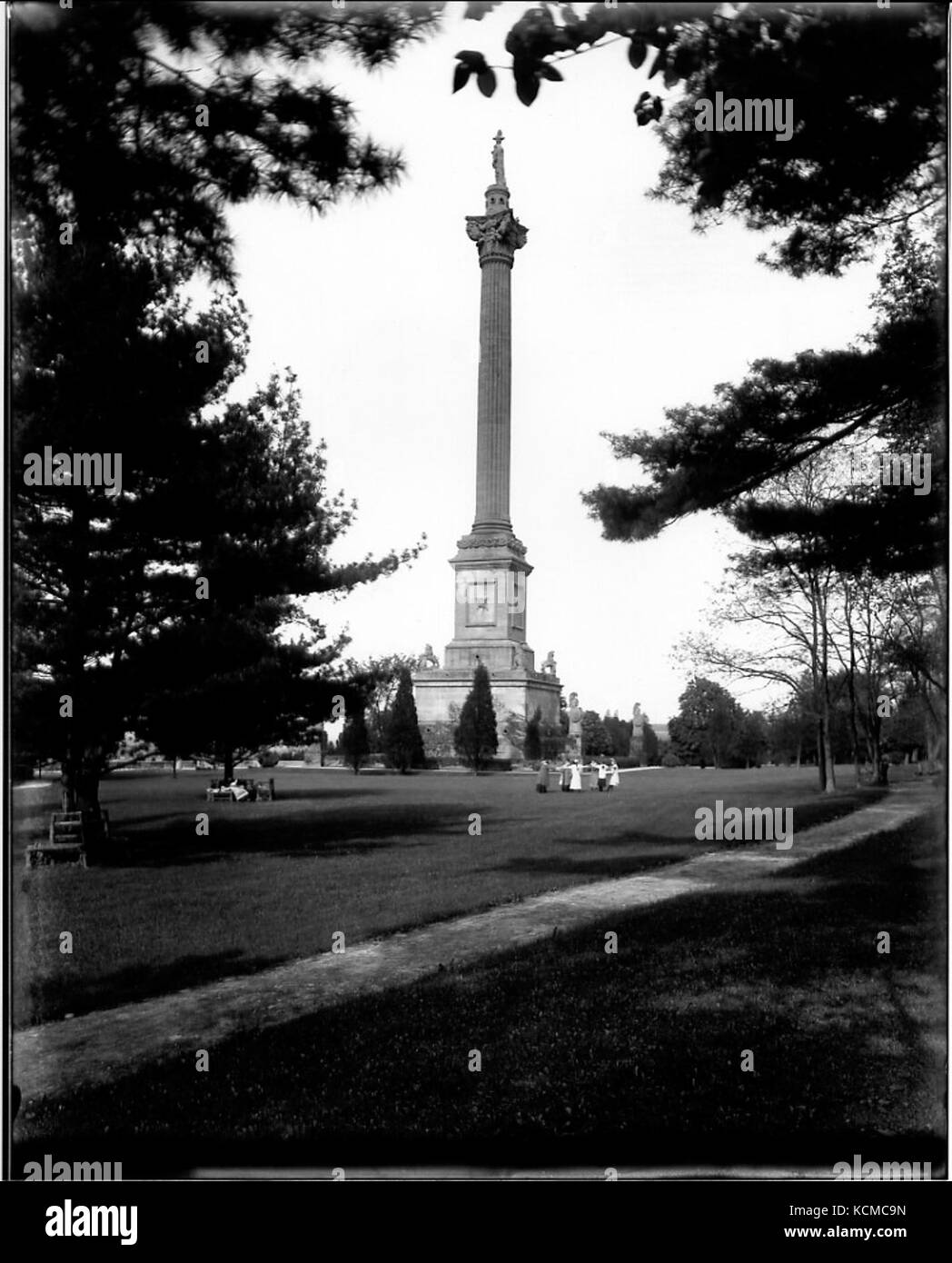 Brock's Monument, located in Niagara Falls, Canada, commemorates the ...