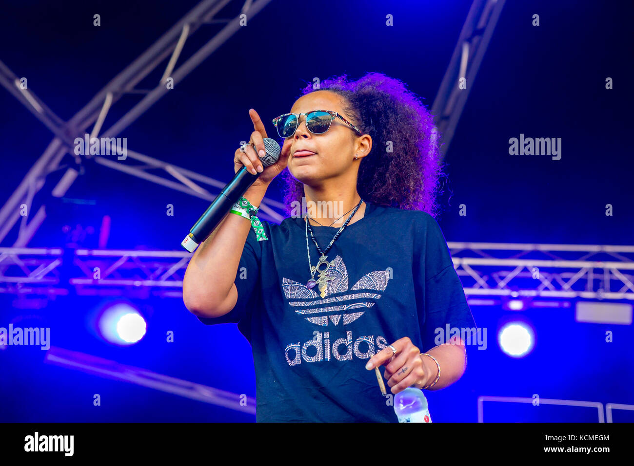 Natty Singer High Resolution Stock Photography and Images - Alamy