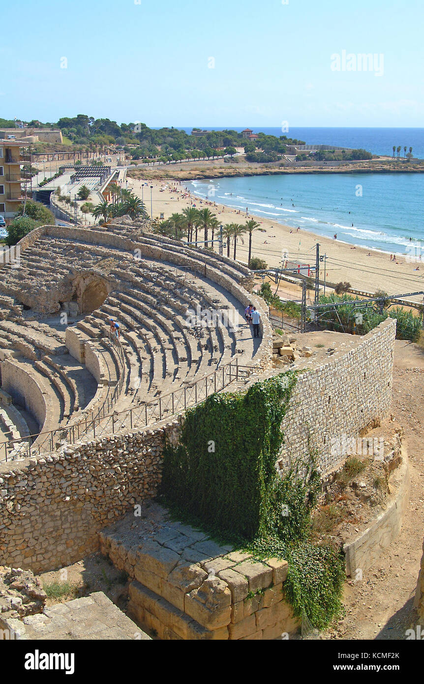 Roman Amphitheatre and Mediterranean coast, Tarragona, Catalonia, Spain ...