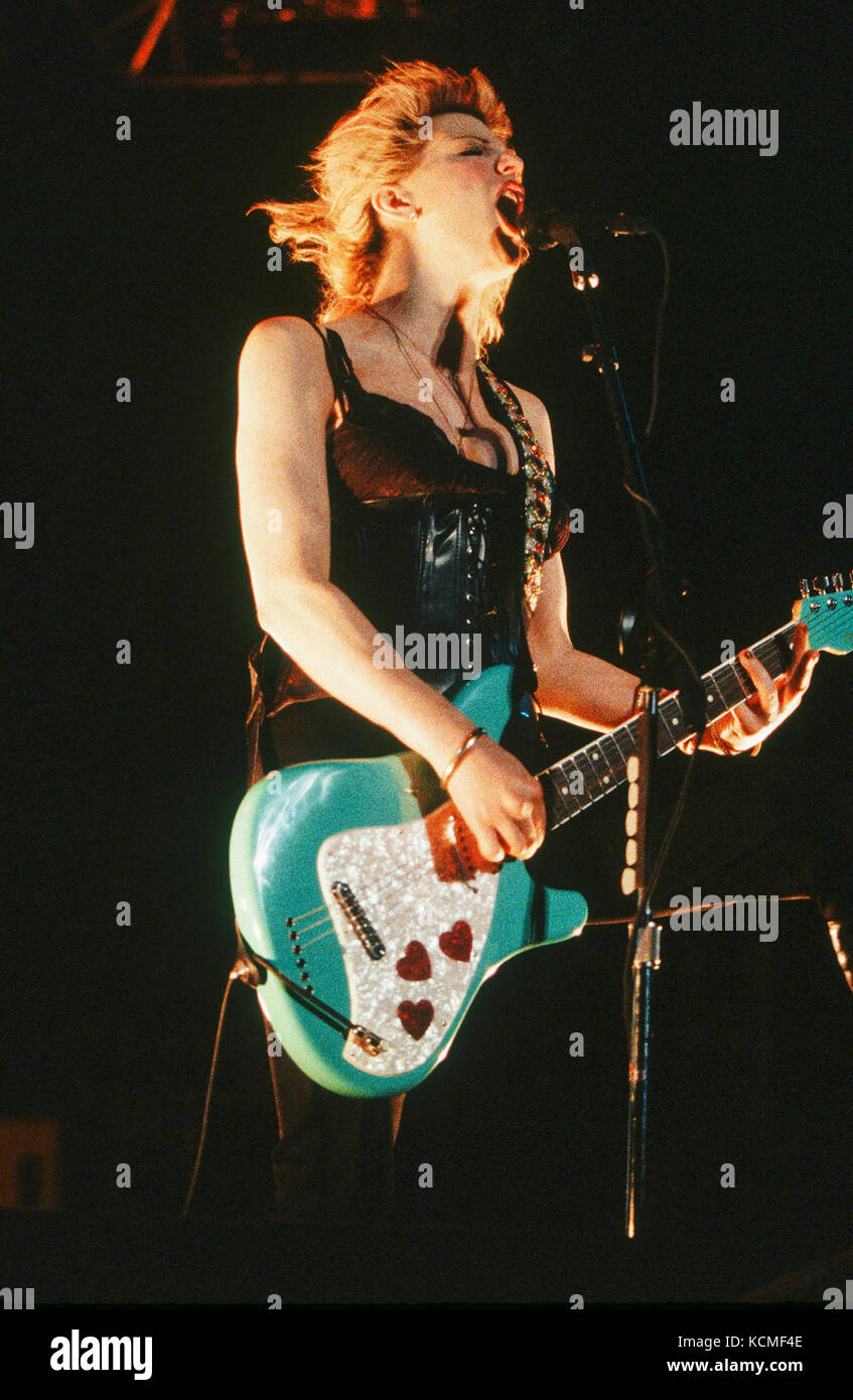 HOLE performing live on the 1995 Lollapalooza Festival at Irvine ...