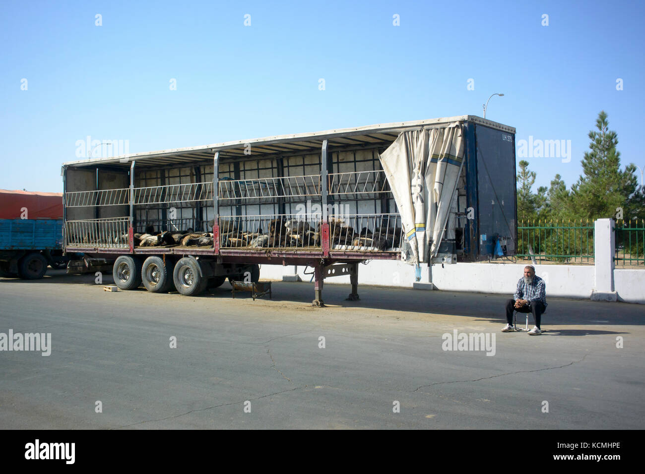 Ashgabat turkmenistan market hi-res stock photography and images - Alamy