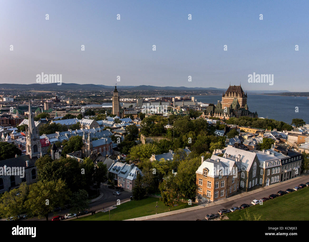 Colonial building in montreal quebec hi-res stock photography and ...