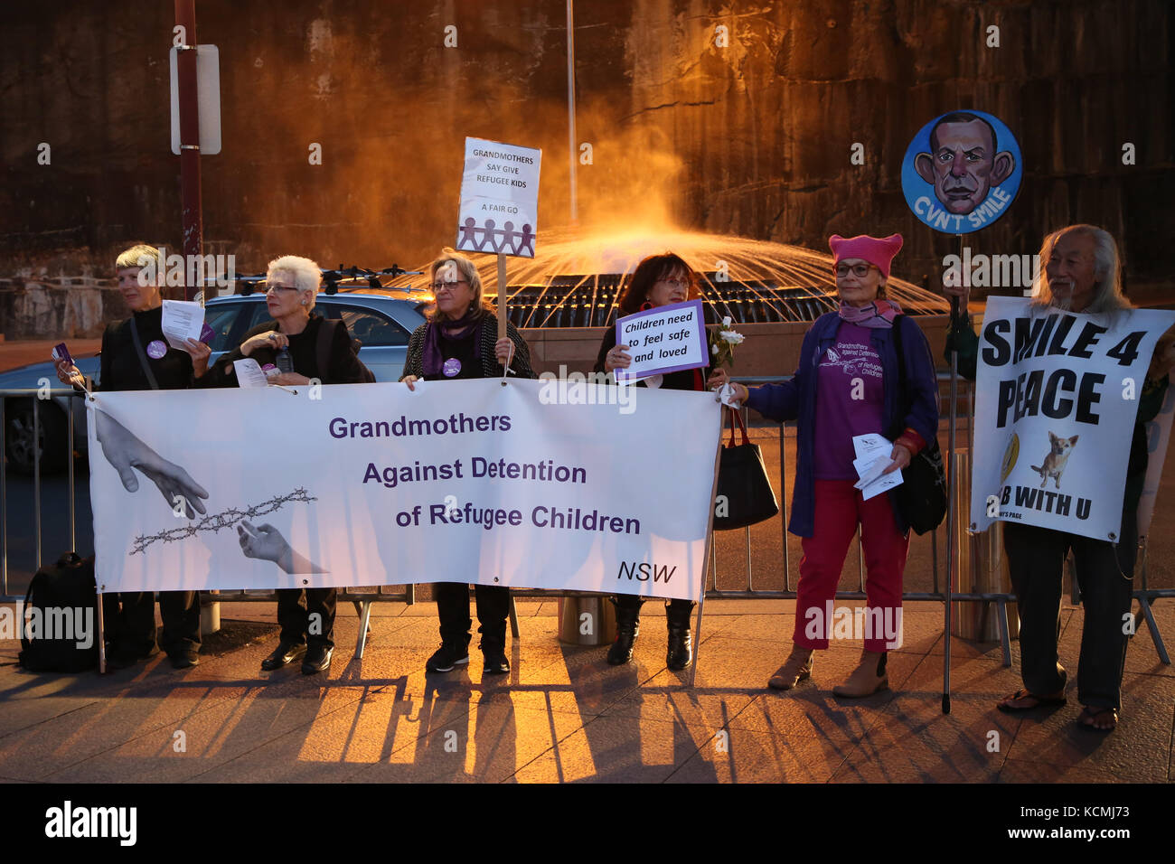 Peace gathering hi-res stock photography and images - Alamy