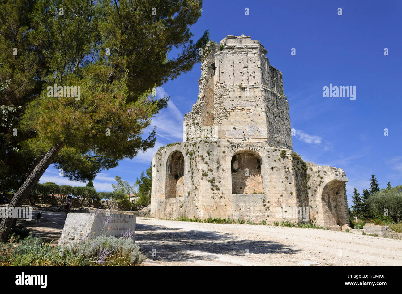 Tour Magne, Jardins de la Fontaine, Nîmes, France Stock Photo - Alamy