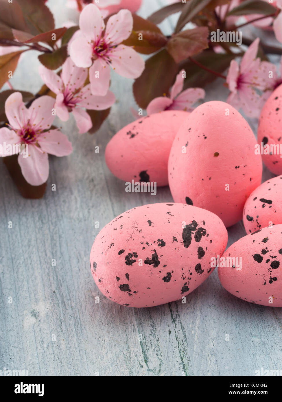 Easter eggs flowers butterfly hi-res stock photography and images - Alamy