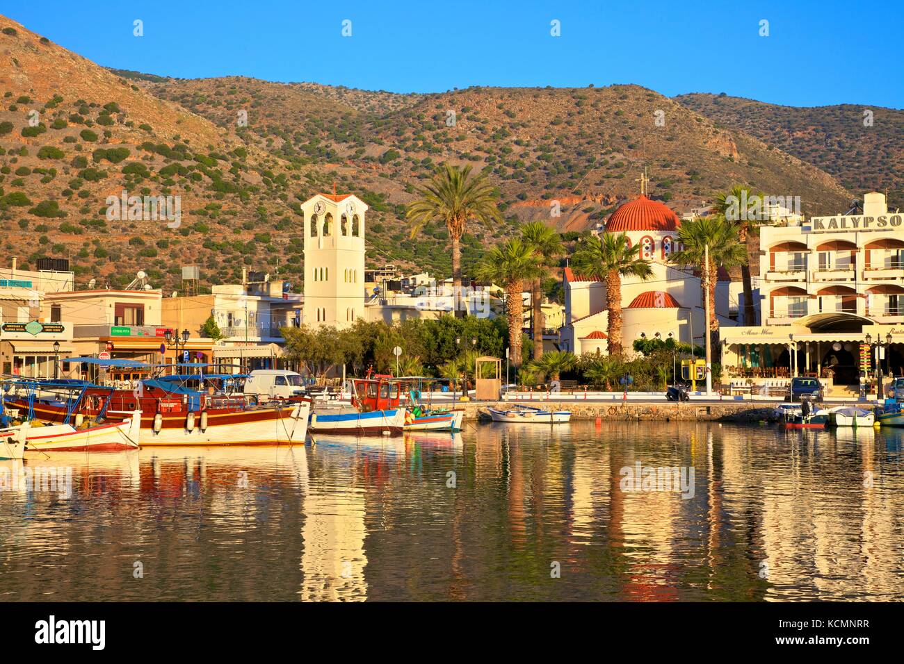 Harbours of crete hi-res stock photography and images - Alamy