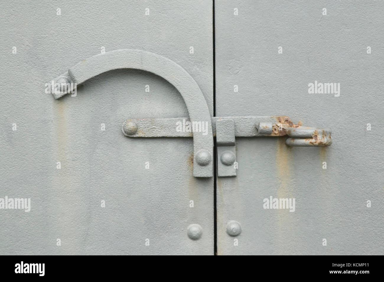 locking of an old iron gate Stock Photo - Alamy