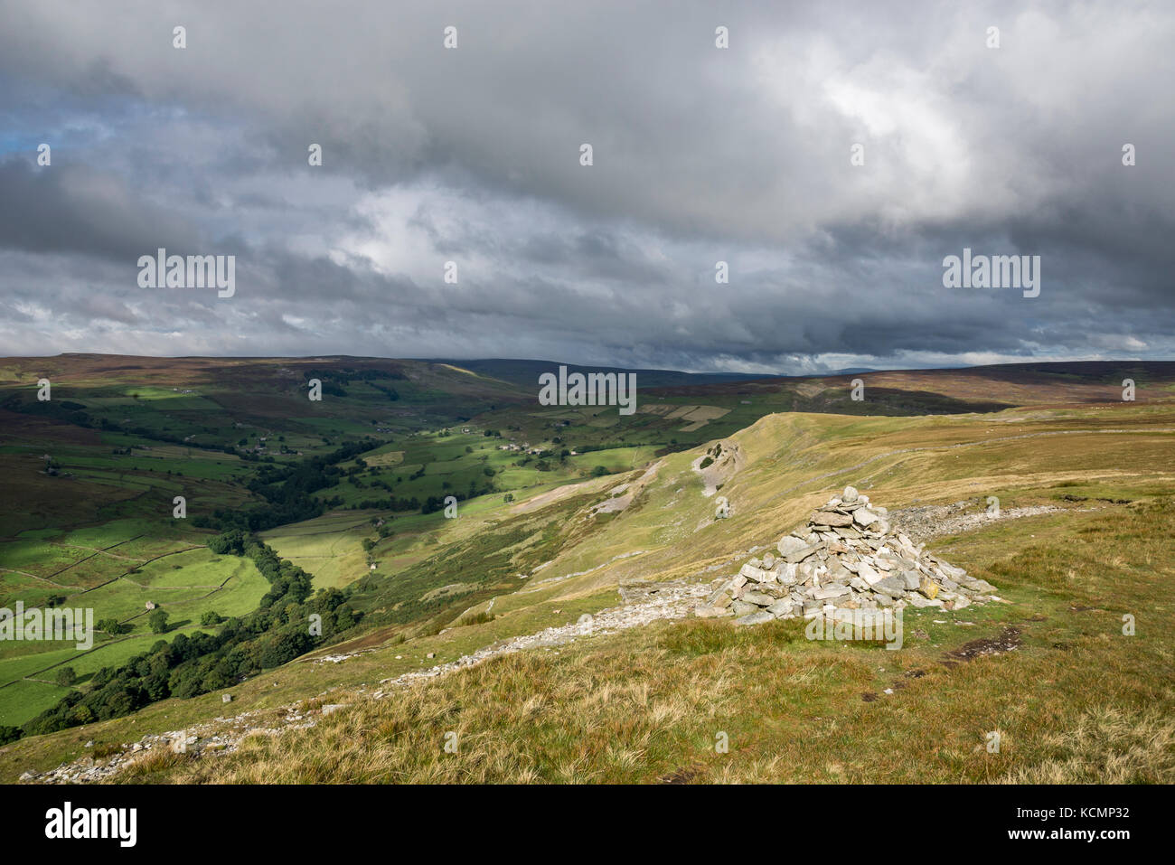 Fremington edge above reeth hi-res stock photography and images - Alamy