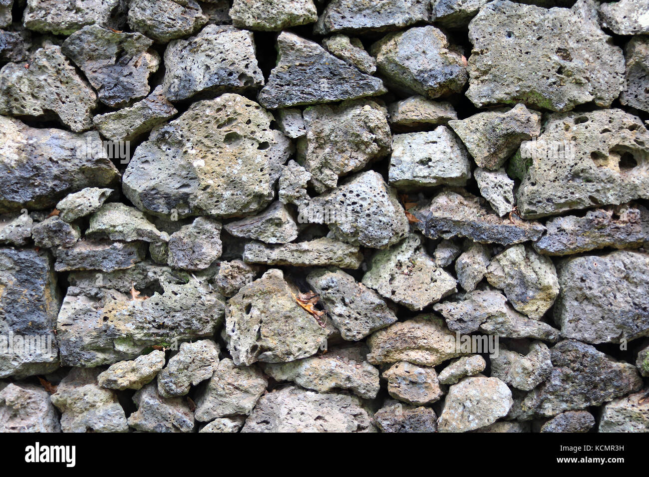 Detail of rocks in a dry stone wall Stock Photo - Alamy